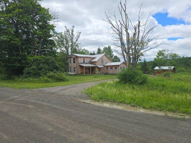 441 Grewe Rd, Pitcher, NY 13136