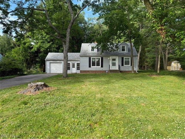441 Douglas Blvd, Richmond Heights, OH 44143