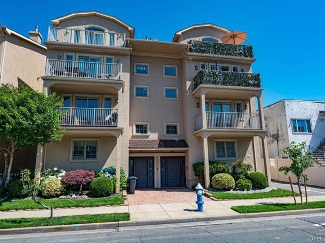 441 E Broadway Apt A, Long Beach, NY 11561
