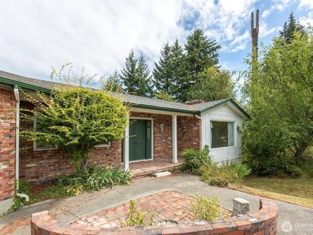 441 E Hillcrest Dr, Port Angeles, WA 98362