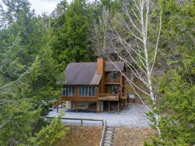 441 E Kelm Pond Rd, Warrensburg, NY 12885