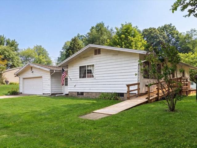 441 E Parsons Ave, Watervliet, MI 49098