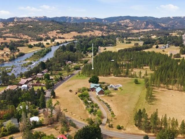 441 Echo Dr, Roseburg, OR 97470