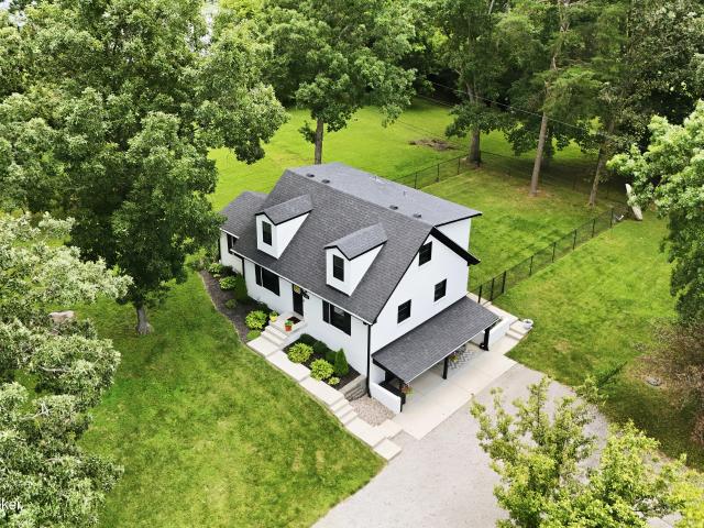 441 Oakridge Dr