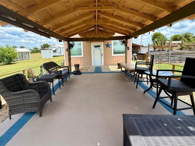 441 Molasses Rd, Dale, TX 78616