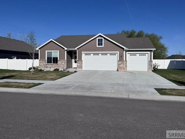 441 N Curlew Dr, Ammon, ID 83401