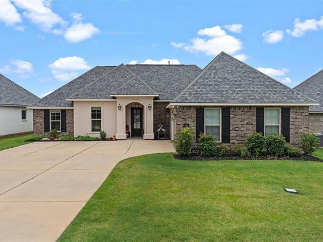441 N Lost River Dr, Benton, LA 71006