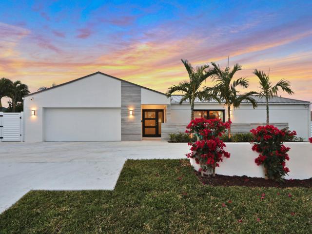 441 S Lyra Cir, Juno Beach, FL 33408 | MLS #R11161 | Compass