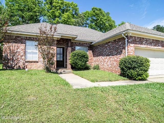 441 Silver Dr, Pearl, MS 39208