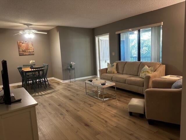 441 Pine Glen Ln Unit C2, Greenacres, FL 33463