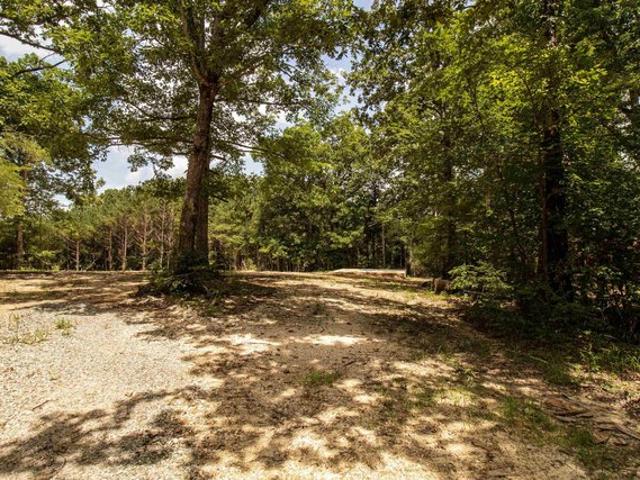 441 Roberts Rd, Pinson, TN 38366
