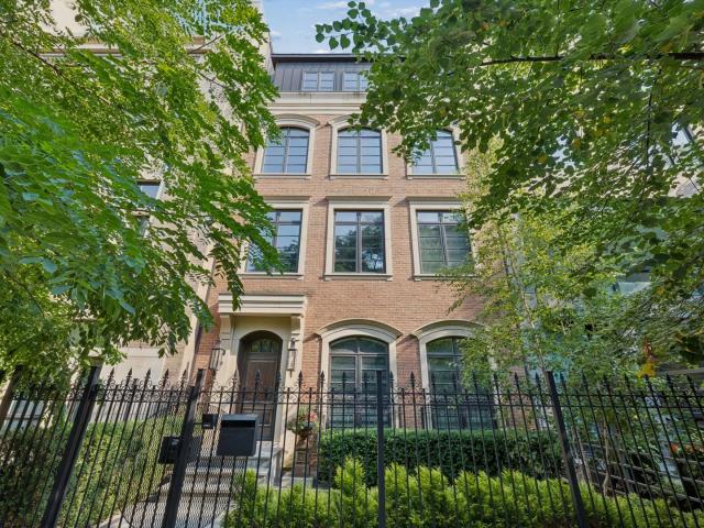 441 W Deming Place