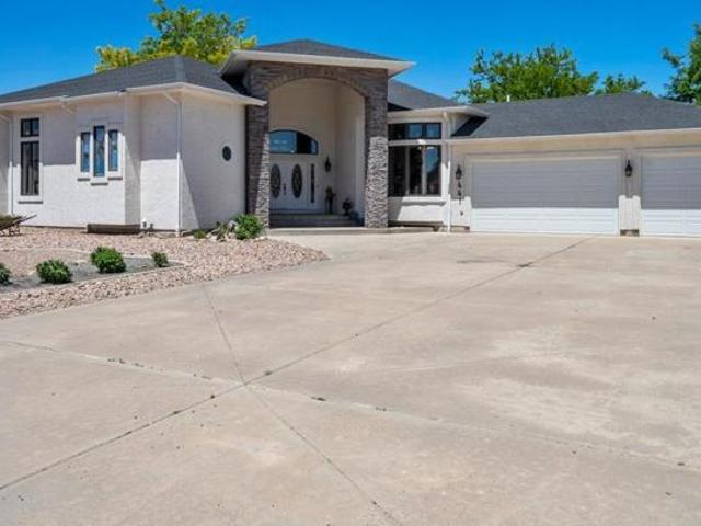 441 W Fairway Dr, Pueblo West, CO 81007