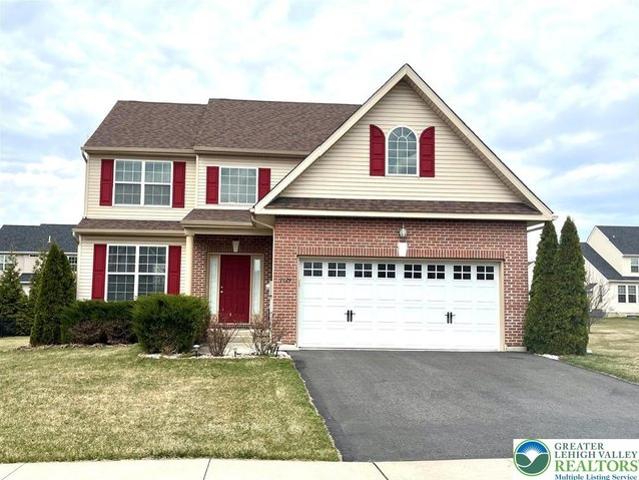 4424 Beech Dr, Lower Nazareth Township, PA 18064