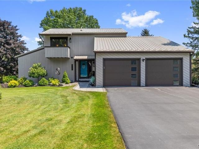 4424 Belleflower Cir, Syracuse, NY 13215