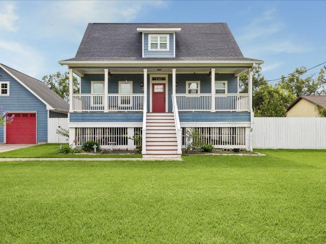 4424 Country Club Drive