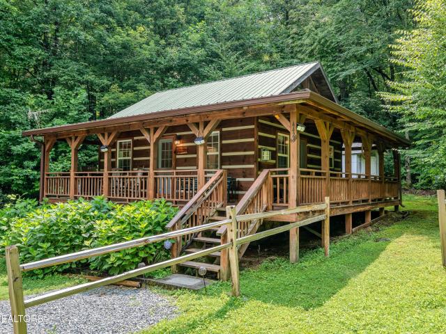 4424 Trail Hollow Rd