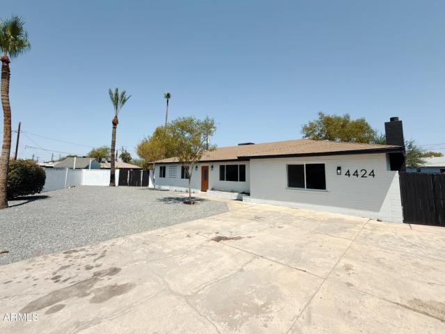4424 w flower street