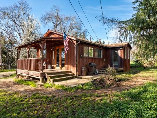 44250 Lakeview Ave, Laytonville, CA 95454