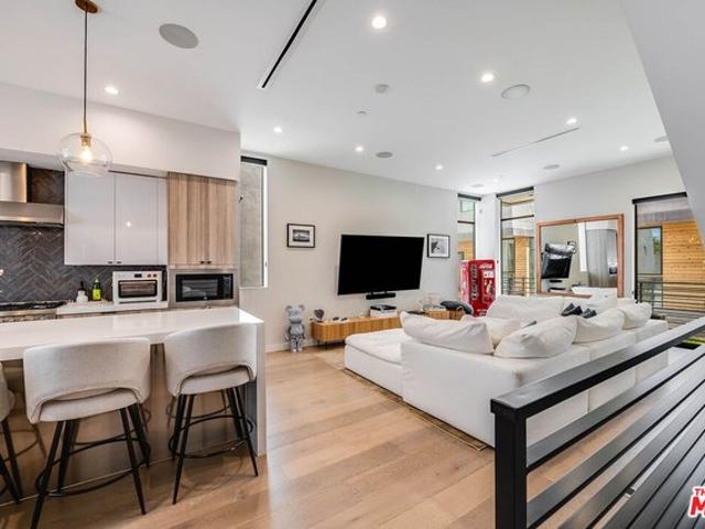 4425 Studio Pl, Studio City, CA 91602