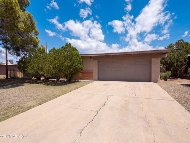 4425 S Silver Beech Ave, Tucson, AZ 85730