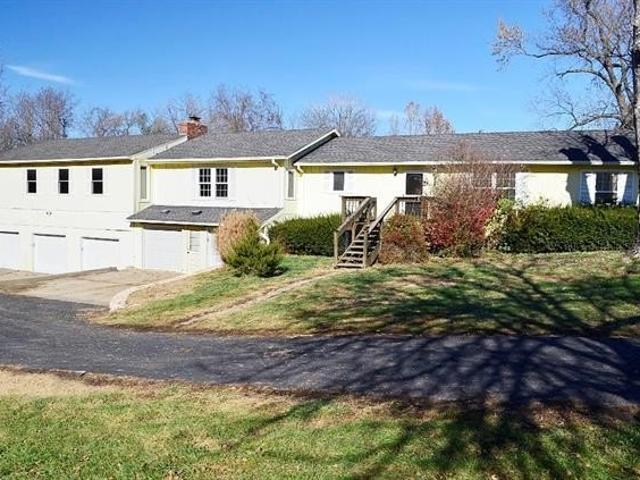 4426 N Topping Ave, Kansas City, MO 64117