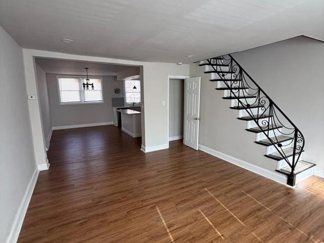4427 Vista Street