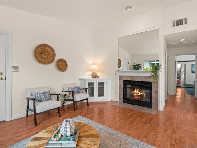 4428 Arizona St 7