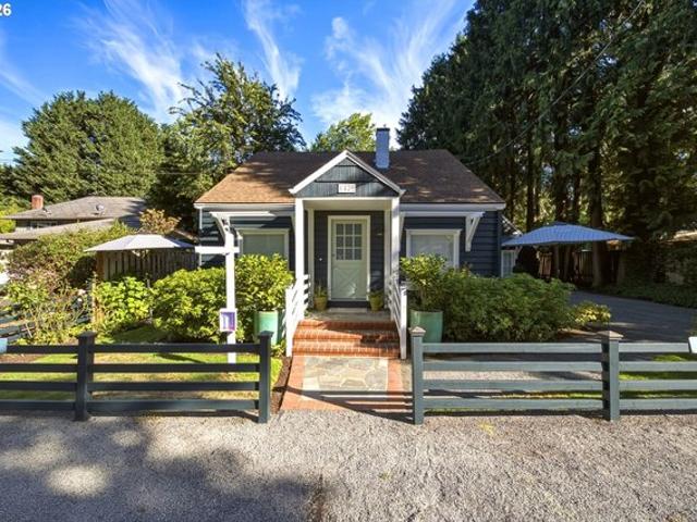 4428 Sunset Dr, Lake Oswego, OR 97035