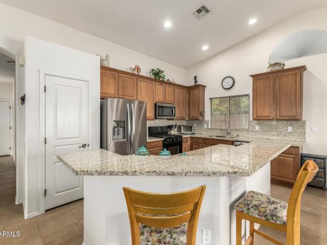 44296 w desert plant trail