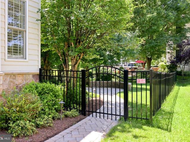 44205 Riverpoint Drive