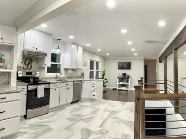 4420 Dyes Lane