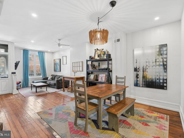 4420 Locust St, Philadelphia, PA