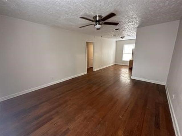 4420 Roseland Street 04