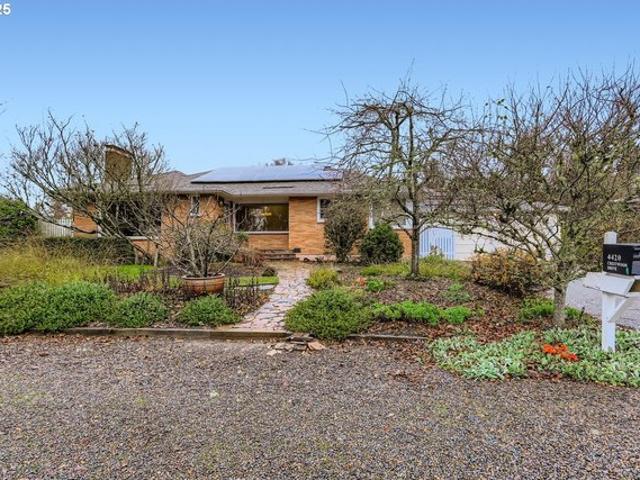 4420 SW Crestwood Dr, Portland, OR 97225