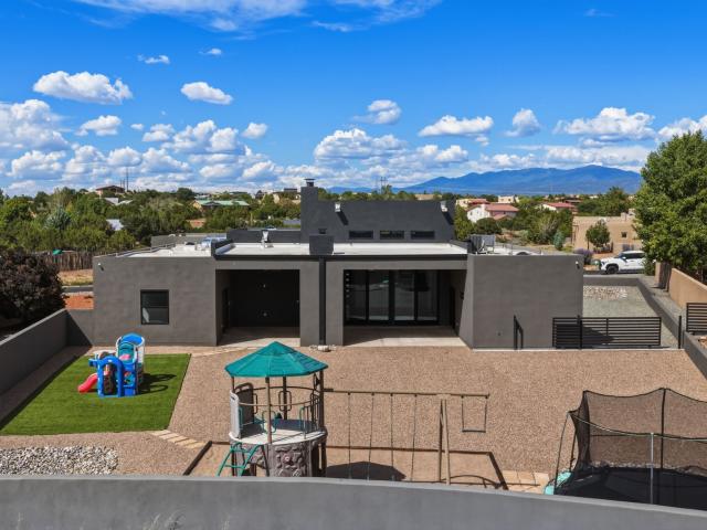 4421 Mission Bend