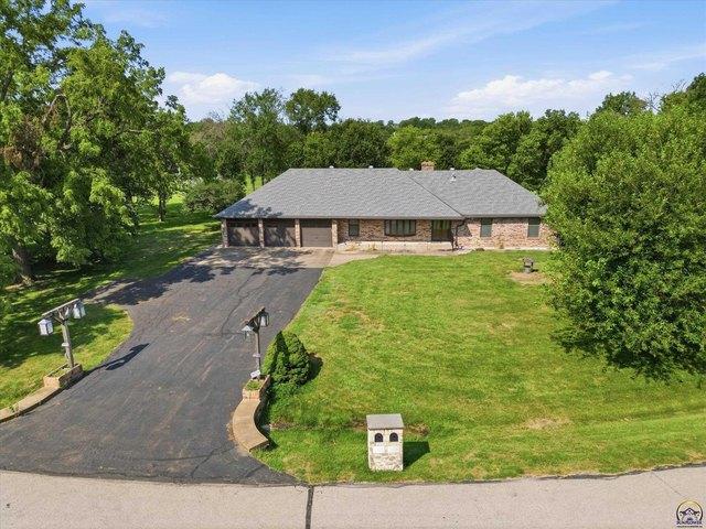 4421 NW Halfday Ln, Topeka, KS 66618