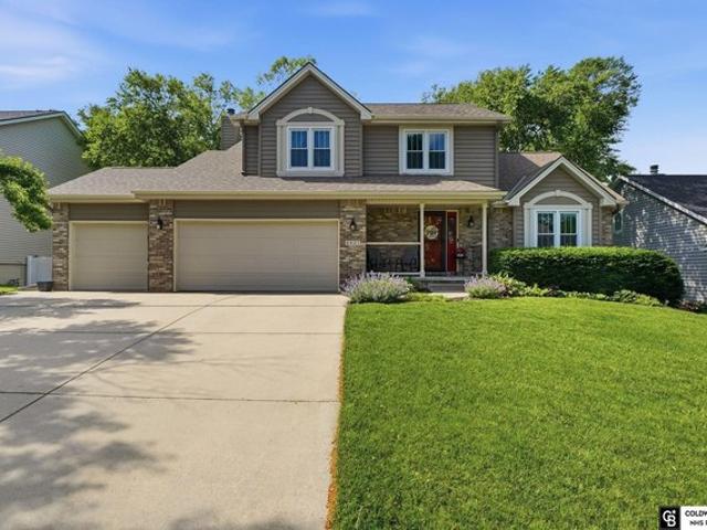 4421 Neumann Ln, Lincoln, NE 68516
