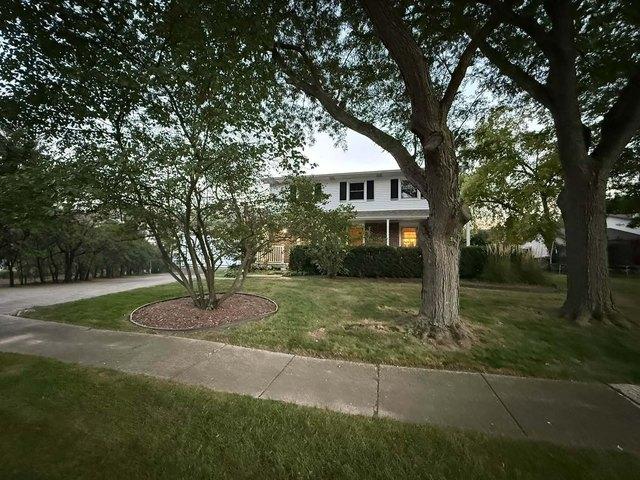 4421 Oriole Ct, Gurnee, IL 60031