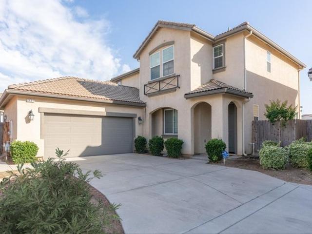 4421 W Pinsapo Dr, Fresno, CA 93722