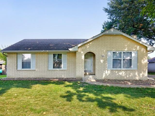 4421 73rd St, Urbandale, IA 50322