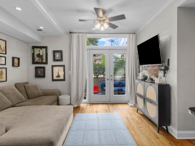 4422 n ashland avenue # g