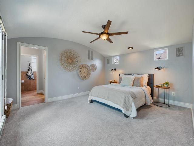 4422 N Mackenzie Lane