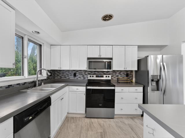4422 Glenway St
