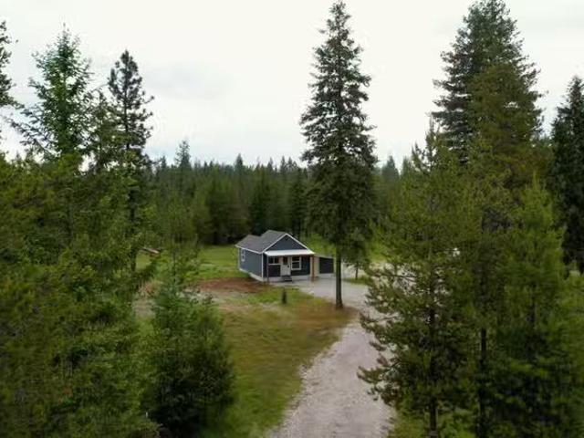 4422B WOODS WAY, SPRINGDALE, WA 99173 Single Family Residence.