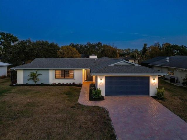 4423 Meadow Creek Cir, Sarasota, FL 34233