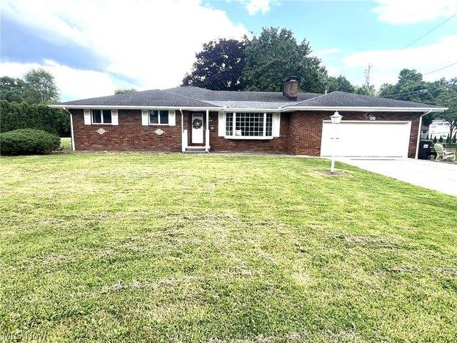 4423 Barrington Dr, Austintown, OH 44515