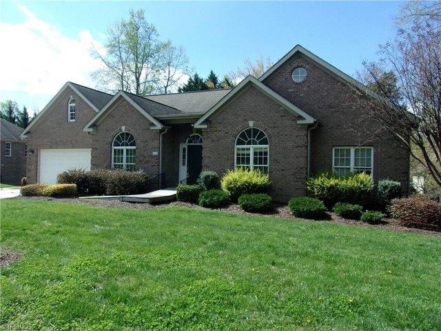 4423 Hunter Oaks Ct, High Point, NC 27265