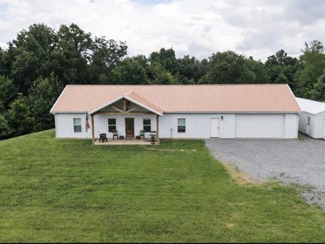 4423 Highland Rd, Lafayette, TN 37083