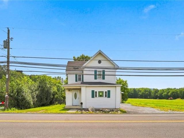 4423 W Mountain View Dr, Lehigh Township, PA 18088